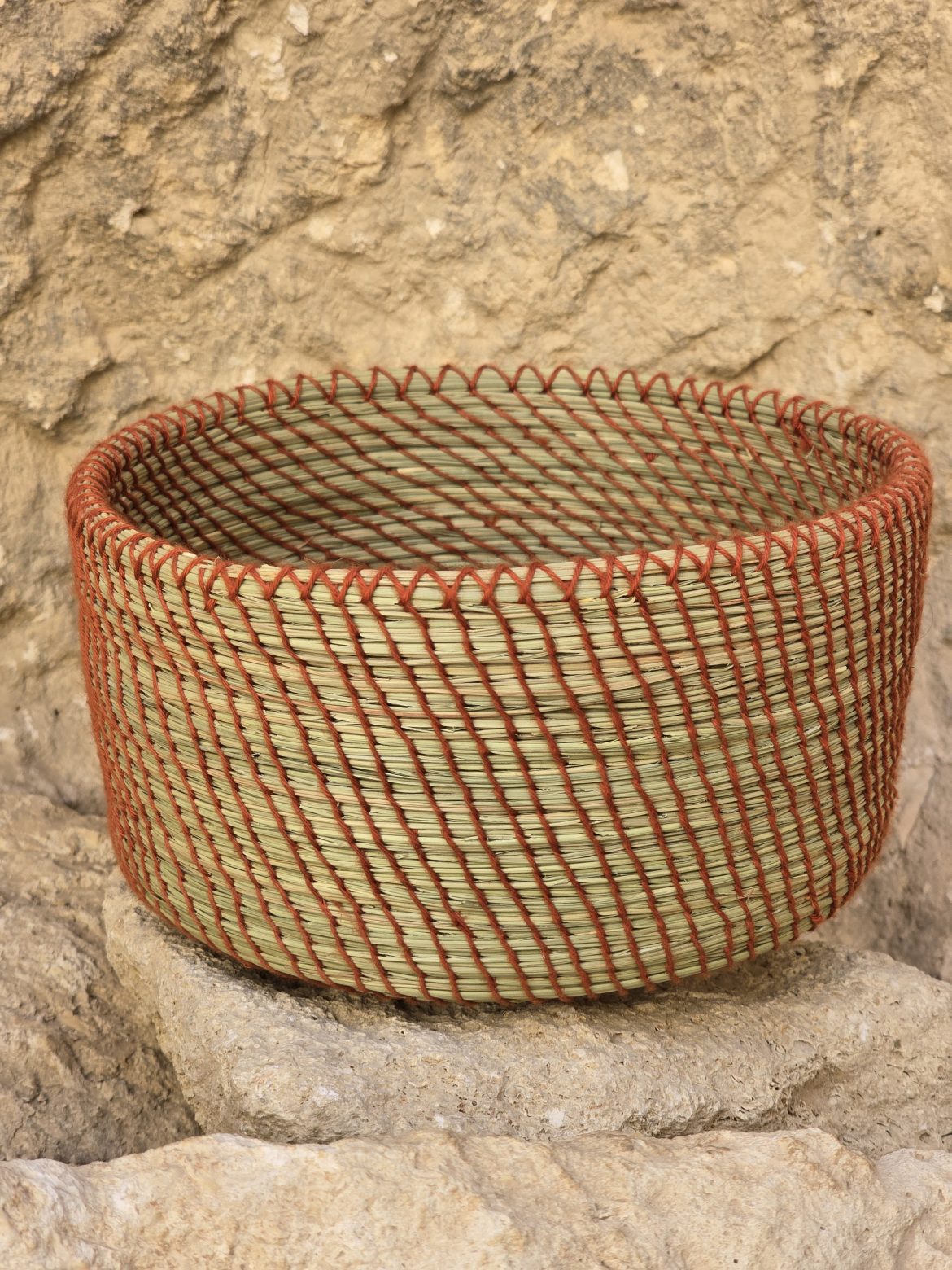 Natural Grass Basket with Olive Wood Base - Acacia siwa